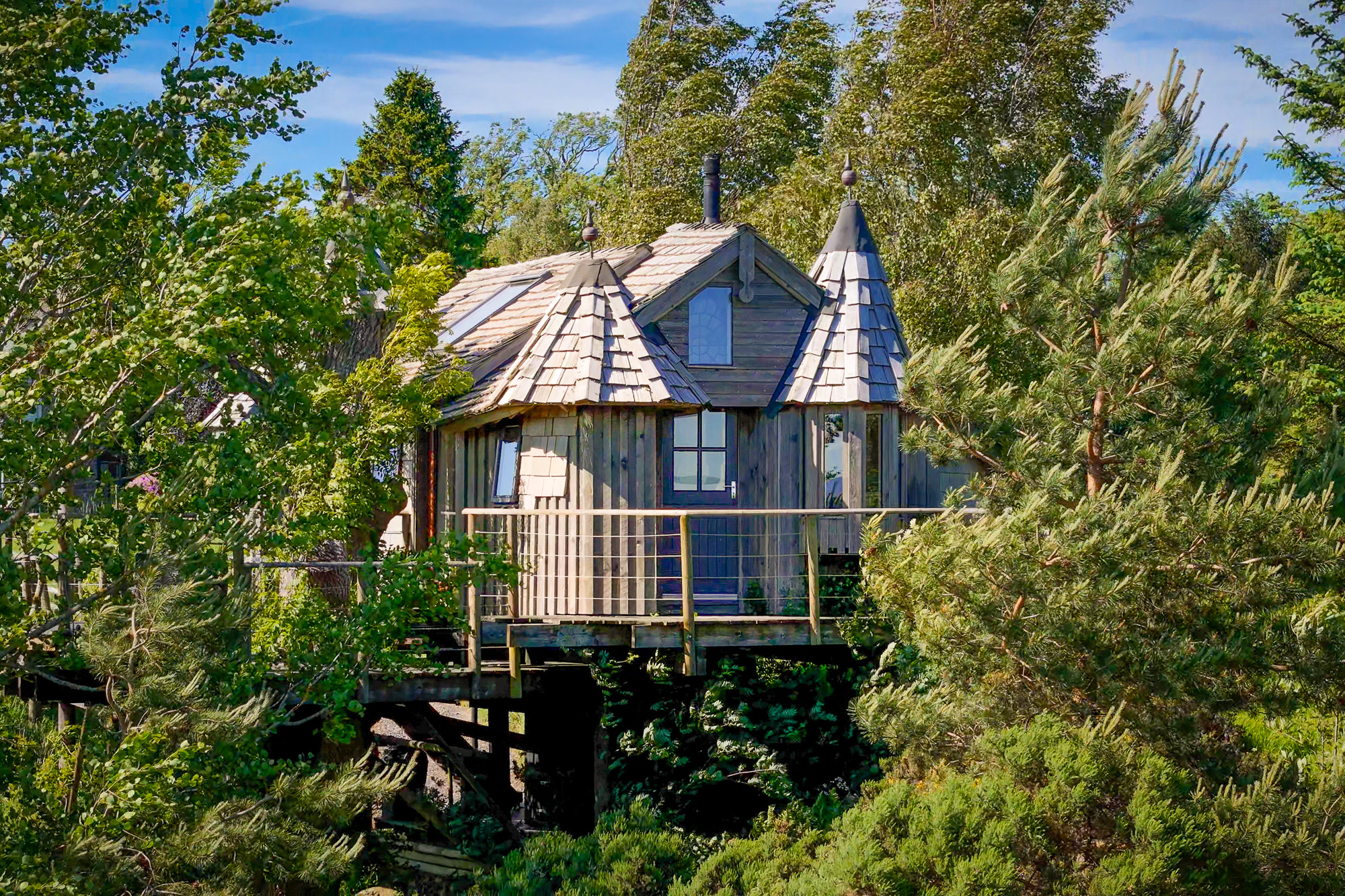 Luxury Treehouse Glamping Scotland – Stay at Ash Tree Howf